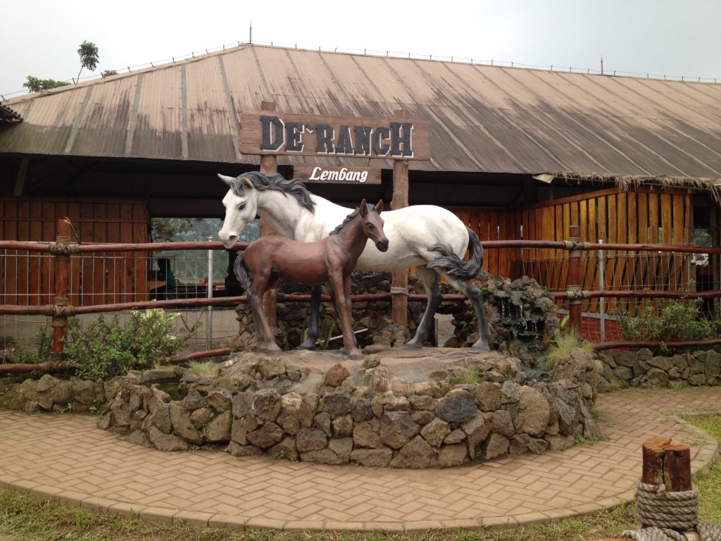 Lokasi dan Harga Tiket Masuk De'Ranch Tempat Wisata Alam di Bandung ...