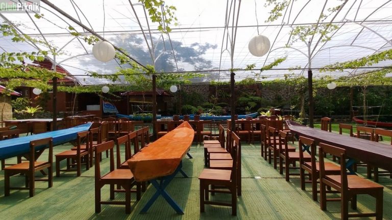 Jam Buka dan Harga Menu Floating Resto & Phinisi Cafe Jogja, Tempat ...